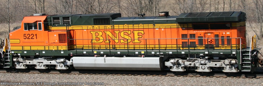 BNSF 5221